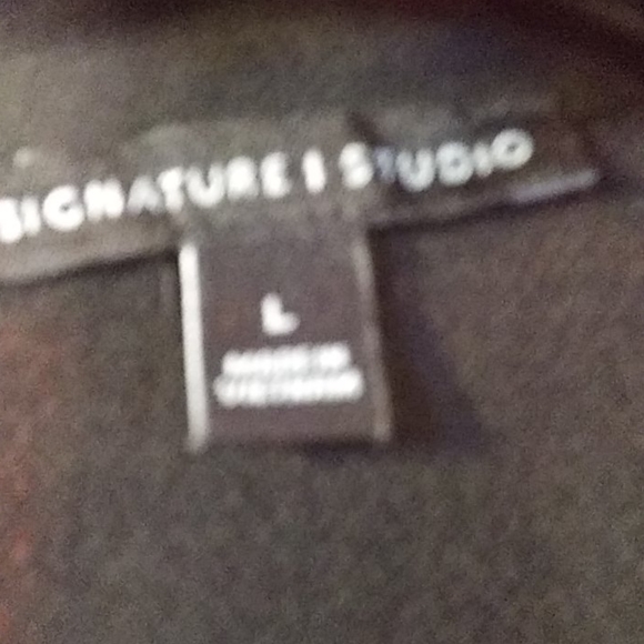 Signature Studio | Tops | Signature Studio Shirt | Poshmark